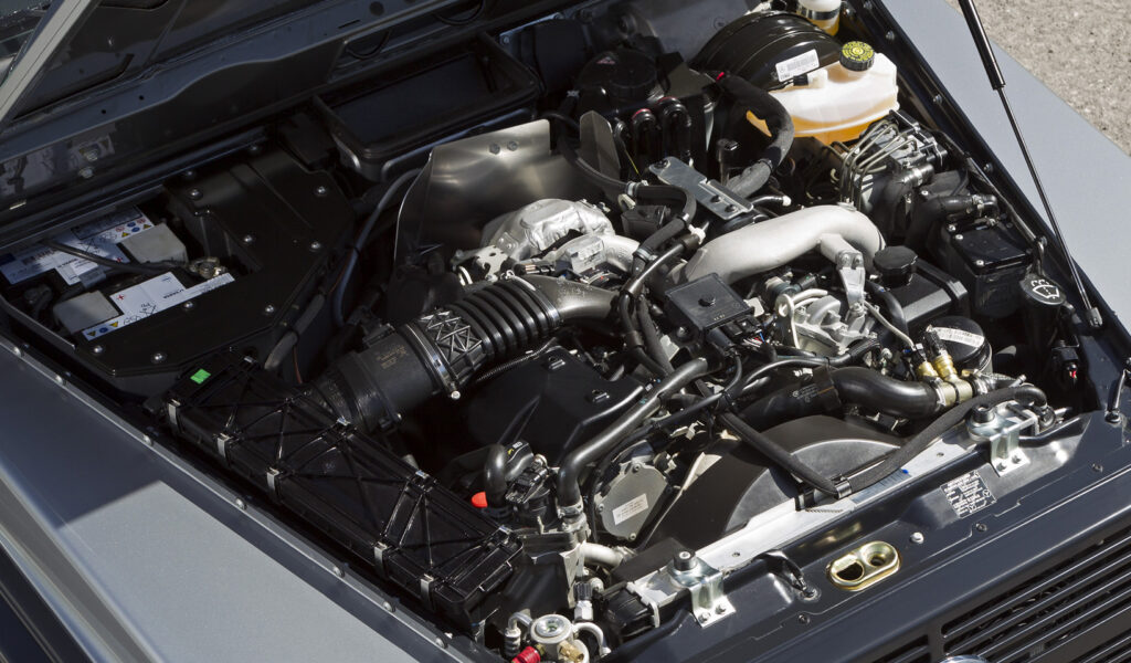 Mercedes W461 vs Mercedes W463