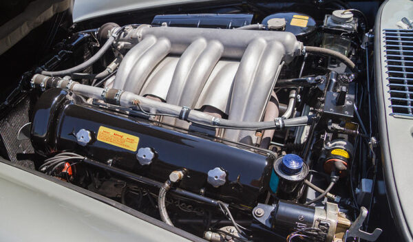 The evolution of the Mercedes 300SL engine