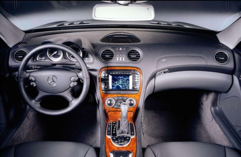 Mercedes R230 buying guide