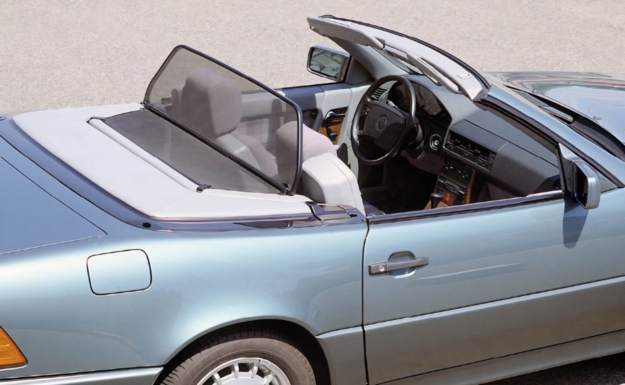 Mercedes R129: The birth of a legend